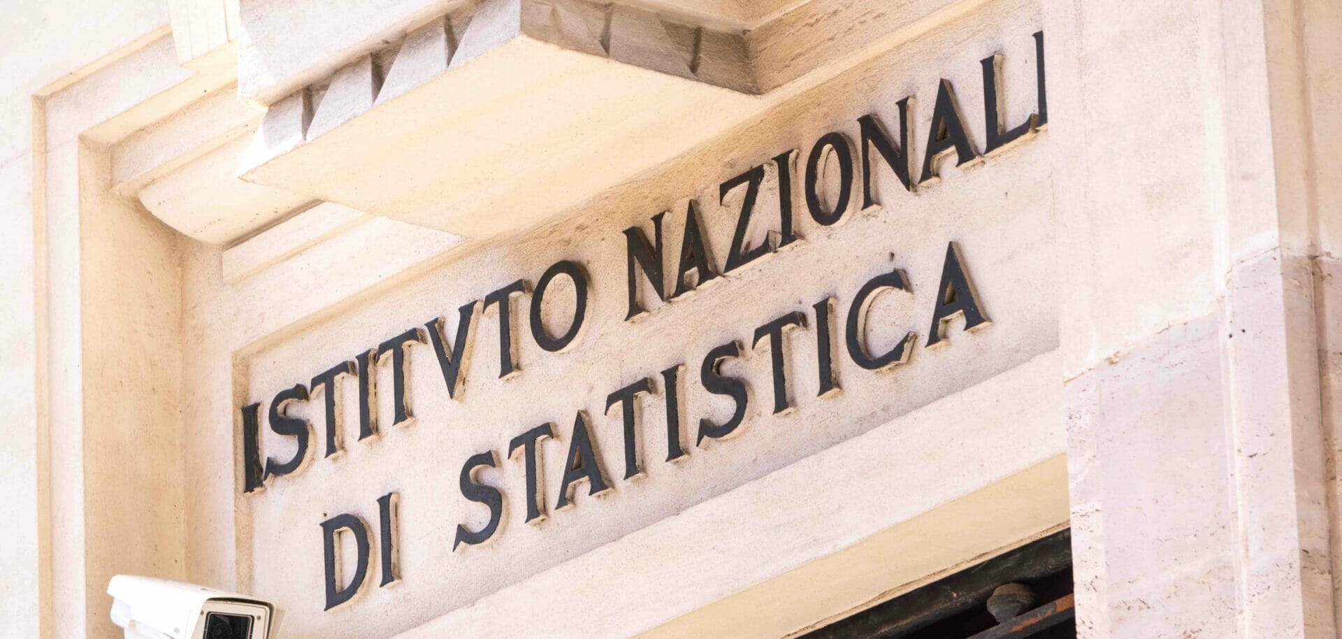 Istat: Pil sottotono, ma il turismo salva la crescita | L'Agenzia di ...