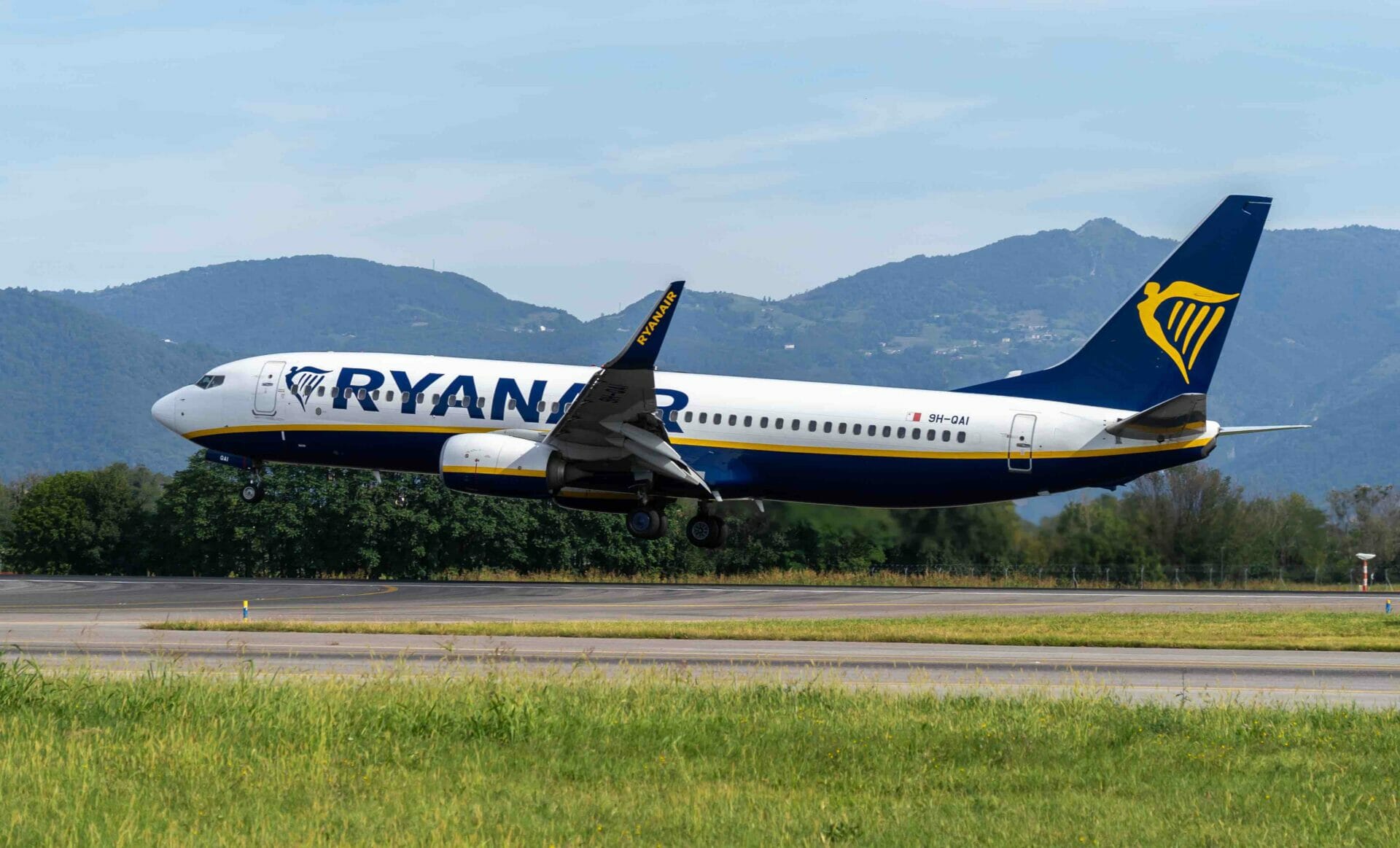 Ryanair lancia sei nuove rotte dall’Italia all’Albania | L'Agenzia di ...